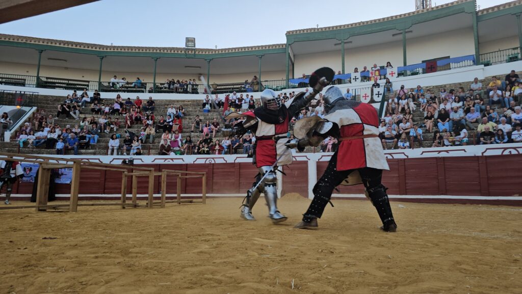 El Deslumbrante Grupo Bohurt Culmina los Juegos Medievales en la Plaza ...